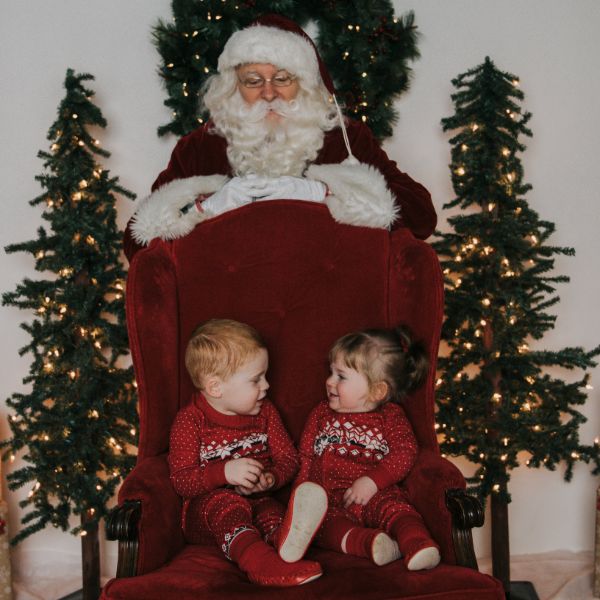 Best Santa Claus & Holiday Entertainment | A Touch of Magic