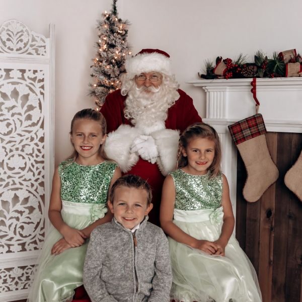 Best Santa Claus & Holiday Entertainment | A Touch of Magic