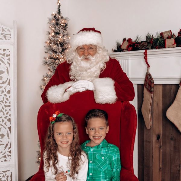 Best Santa Claus & Holiday Entertainment | A Touch of Magic